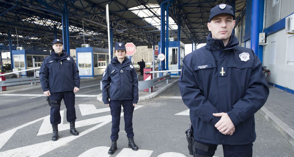 Police officers at the Border Crossing Point since today in new ...